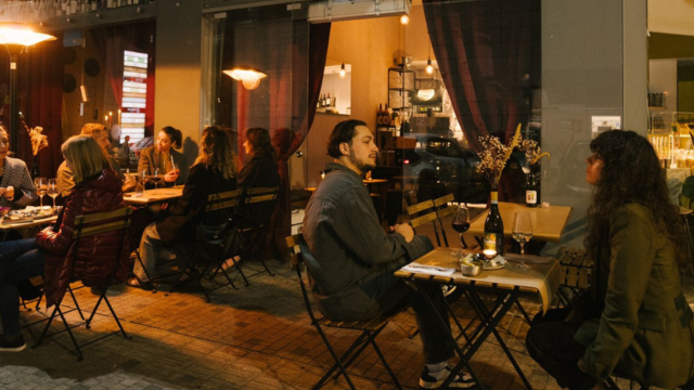 בר יין שכונתי נפתח בפתח תקוה - עם תוספות מפתיעות