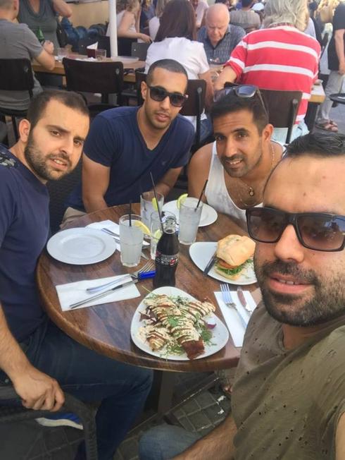 חיים נפתלי ב- Jopea Bar